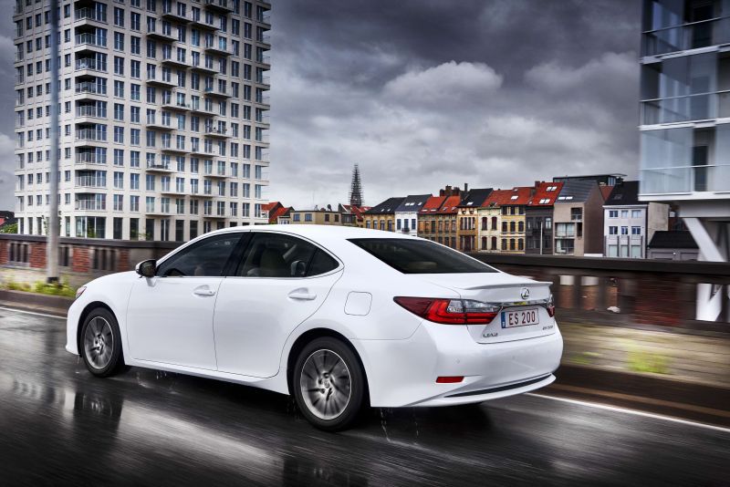Lexus ES VI (facelift 2015) 200 (150 Hp) Automatic